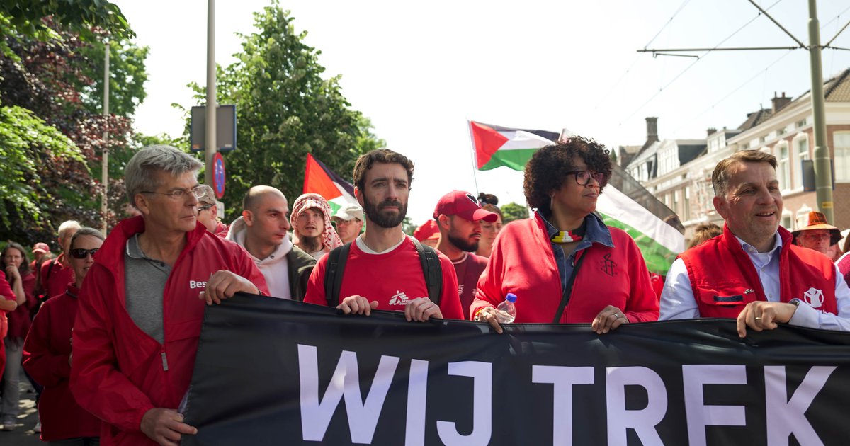 In beeld: 100.000 mensen trekken de rode lijn - Artsen zonder Grenzen